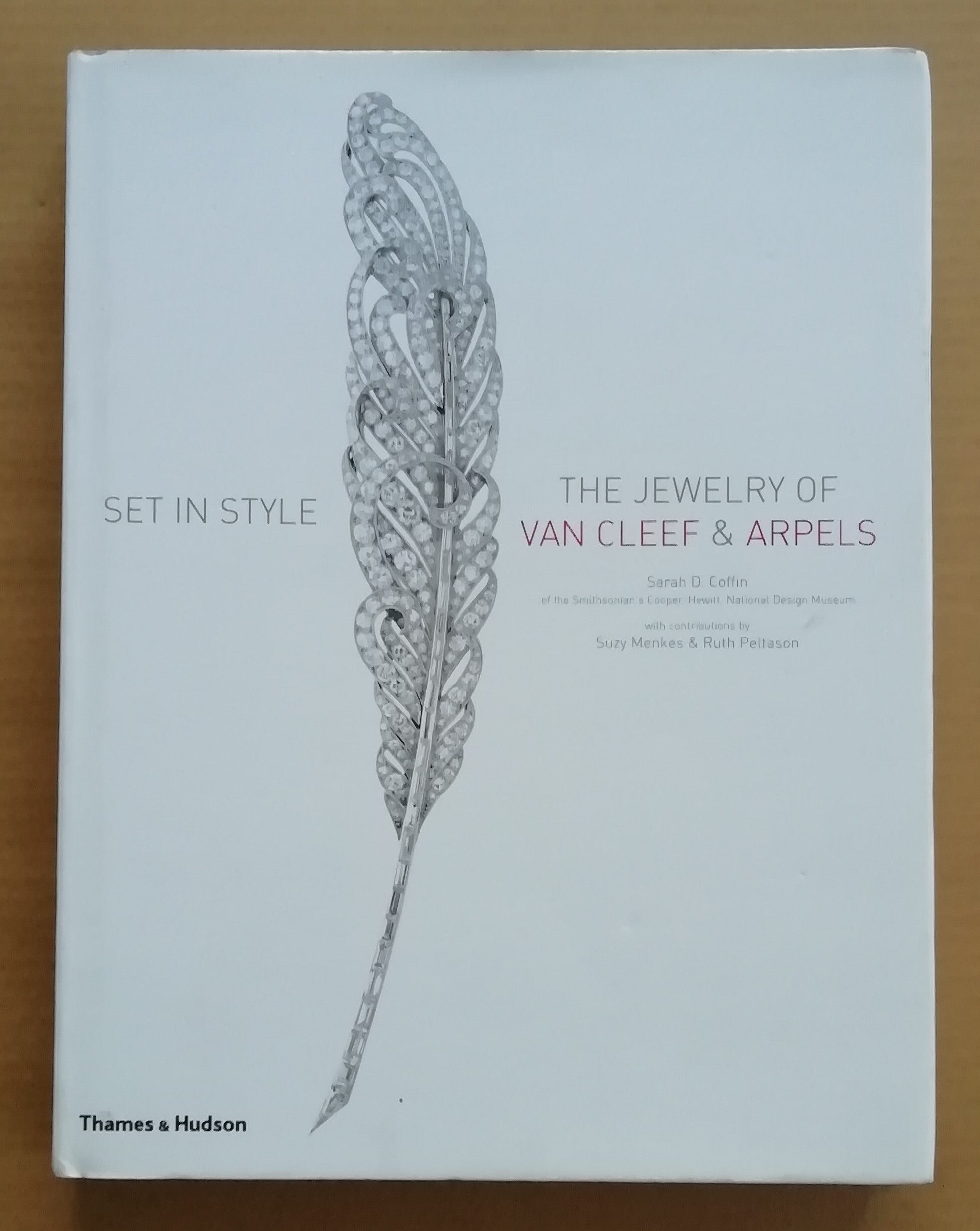 Set in Style: The Jewelry of Van Cleef & Arpels – Posterally Studio